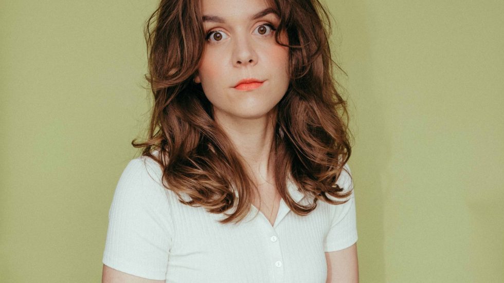 UVic alumna, sketch comedian draws laughs in Victoria show